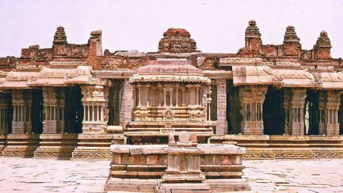 Vitthal Temple, Karnataka - Timings, Secrets, Attractions, Mystery and ...