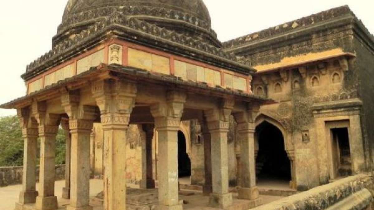 दिल्ली का महरौली पुरातत्व पार्क... जहां है 100 से अधिक ऐतिहासिक स्मारक ...