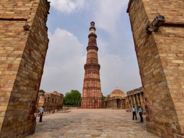 कुतुब मीनार... ईंट से बनी विश्व की सबसे ऊंची मीनार | Qutub Minar Delhi ...