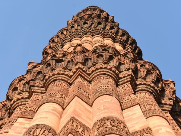 कुतुब मीनार... ईंट से बनी विश्व की सबसे ऊंची मीनार | Qutub Minar Delhi ...