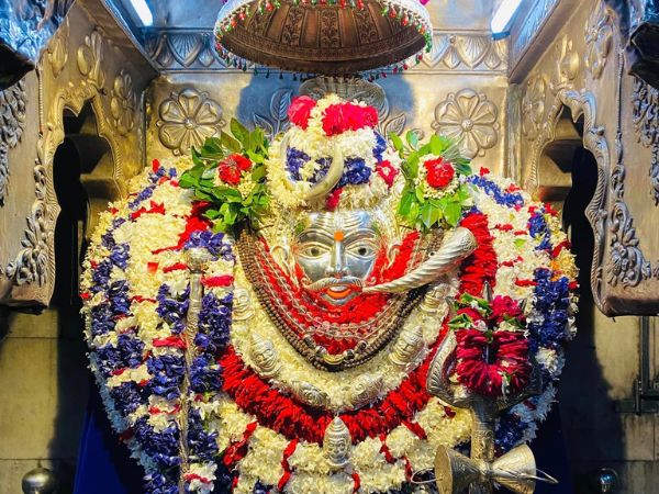 इस देवता को कहा जाता है काशी कोतवाल, यहां कोतवाली में थानेदार नहीं ...