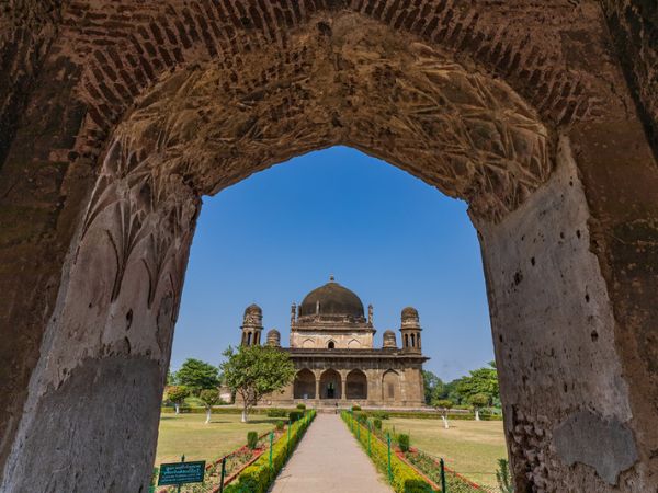 बहुत हुआ White Taj... अब करिए Black Taj की सैर | Black Taj Mahal in ...