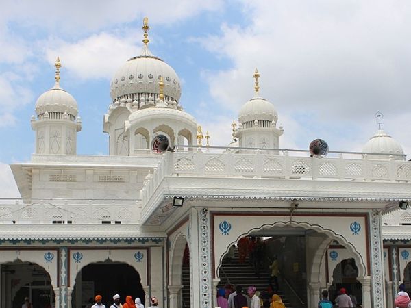 आगरा के इस गुरुद्वारे के बारे में भी जानिए, नौवें धर्म गुरु की स्मृति ...