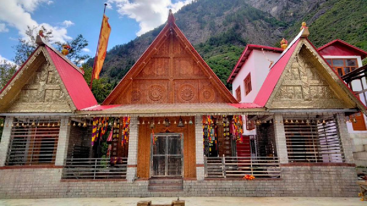 हिमाचल की पहाड़ियों में बसती हैं मिंधल माता, रास्ता बेहद दुर्गम लेकिन ...