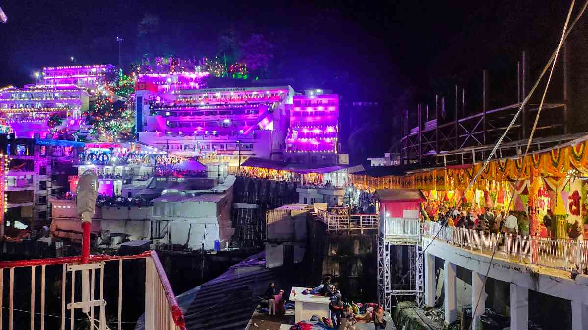 वैष्णो देवी की अटका आरती के शुल्क में हुआ परिवर्तन, जानिए कितना है नया ...